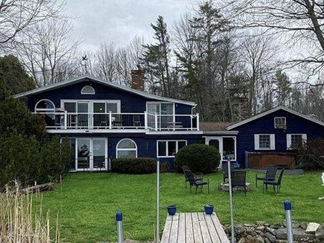 4 bedroom, Augusta ME 04330 102029164