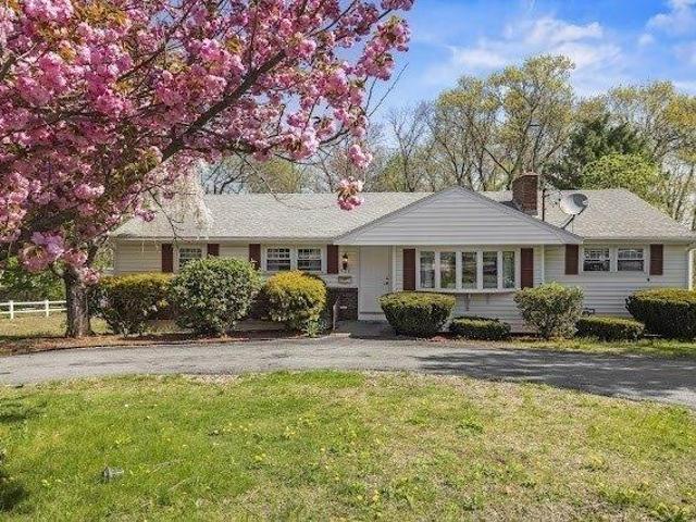4 bedroom, Avon MA 02322 104717427