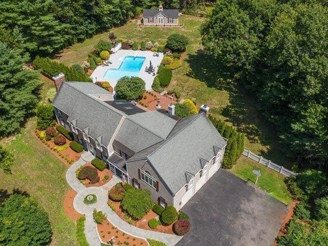 4 bedroom, Boxford MA 01921 105141489