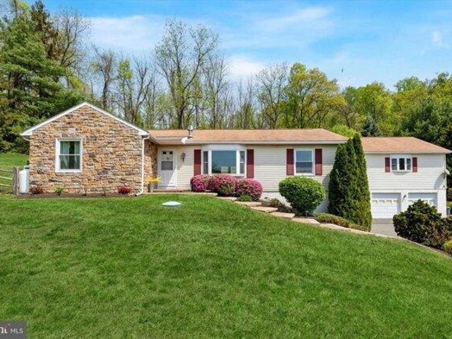 4 bedroom, Boyertown PA 19512 90503535