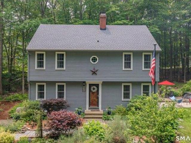 4 bedroom, Bolton CT 06043 103159236