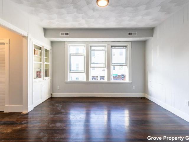 4 bedroom, Boston MA 02127 LS87997565