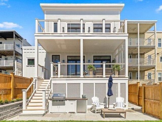 4 bedroom, Boston MA 02127 102372638