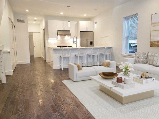 4 bedroom, Boston MA 02127 102779757
