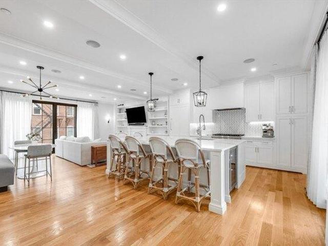 4 bedroom, Boston MA 02127 103248859