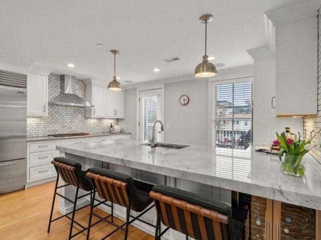 4 bedroom, Boston MA 02127 103221545