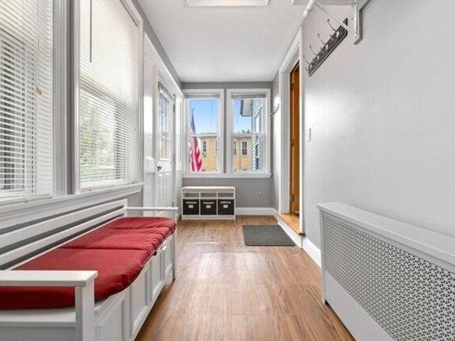 4 bedroom, Boston MA 02128 105093711