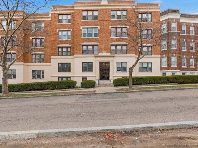 4 bedroom, Boston MA 02135 102409364