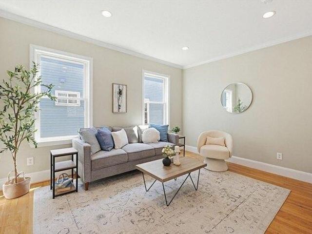 4 bedroom, Boston MA 02135 104512574