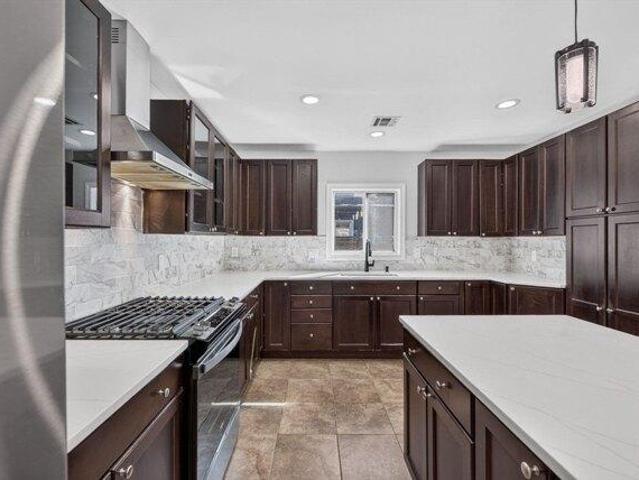 4 bedroom, Boston MA 02136 105092382