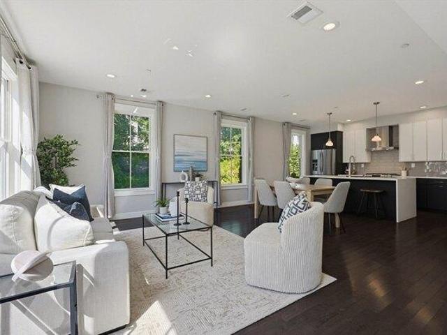 4 bedroom, Boston MA 02130 104514188