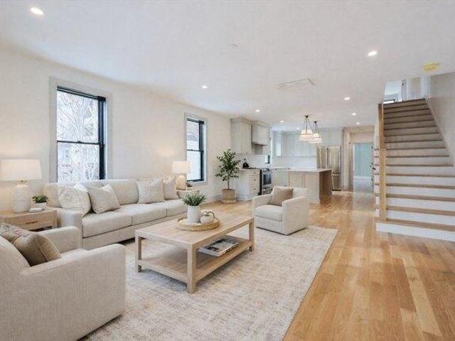 4 bedroom, Boston MA 02131 102724003