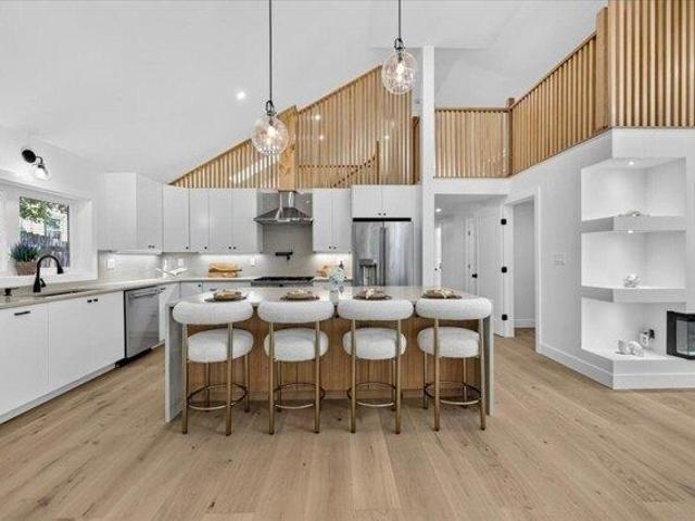 4 bedroom, Boston MA 02467 104830843