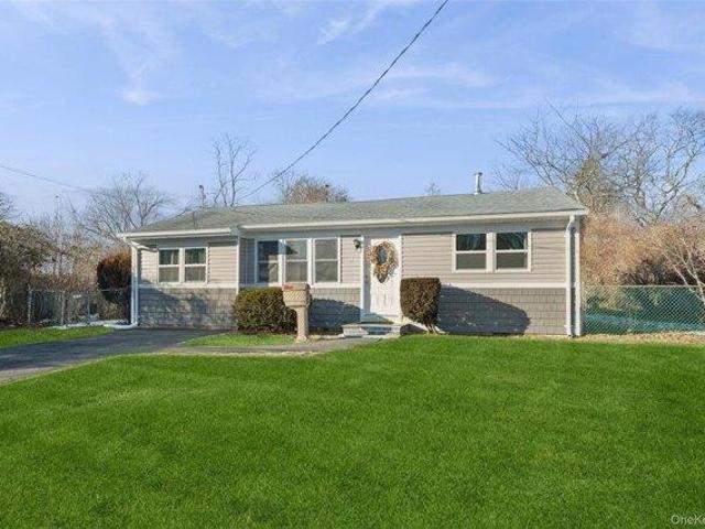 4 bedroom, Bay Shore NY 11706 104899257
