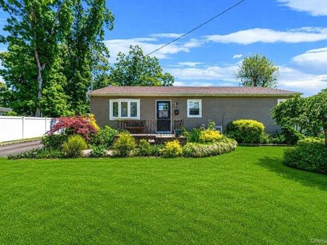 4 bedroom, Bay Shore NY 11706 104909623