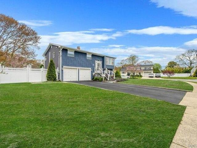 4 bedroom, Bayport NY 11705 105291669