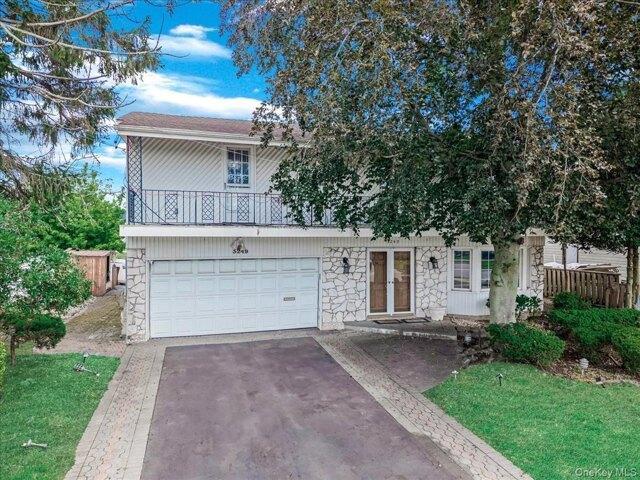 4 bedroom, Baldwin NY 11510 105288070
