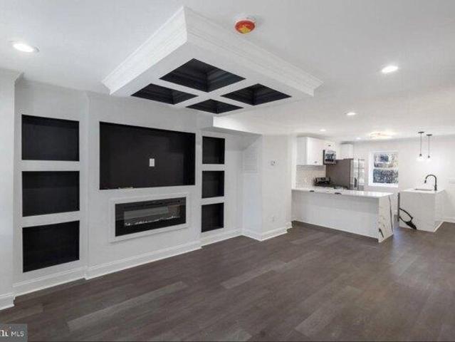 4 bedroom, Baltimore MD 21225 103625887
