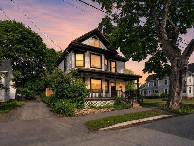 4 bedroom, Bangor ME 04401 103849137