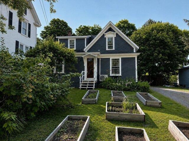 4 bedroom, Bangor ME 04401 104607401