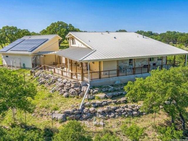 4 bedroom, Bandera TX 78003 94195111