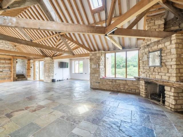 4 bedroom barn to rent