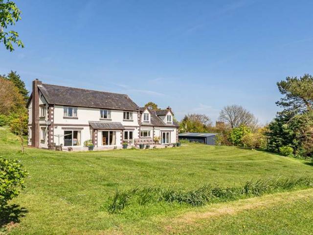 4 Bedroom Barn Character Property