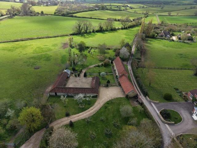 4 Bedroom Barn Conversion Character Property