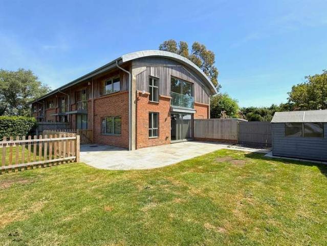 4 Bedroom Barn Conversion Character Property