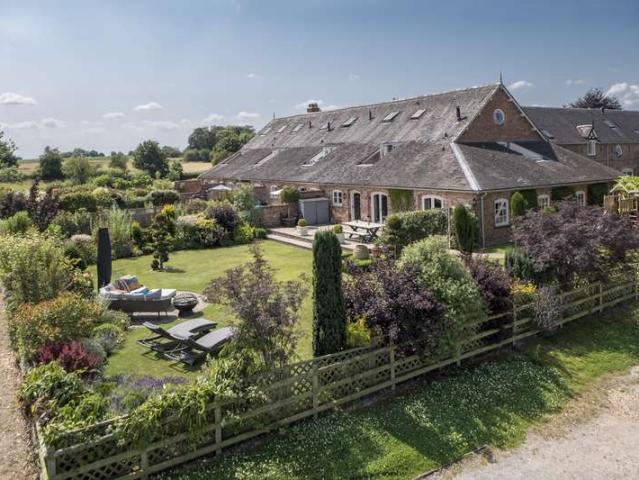 4 Bedroom Barn Conversion Character Property