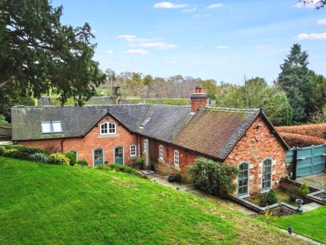 4 Bedroom Barn Conversion Character Property