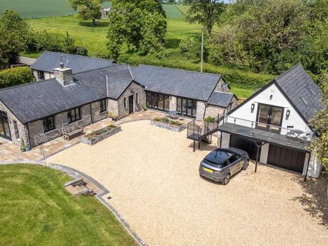 4 Bedroom Barn Conversion Character Property