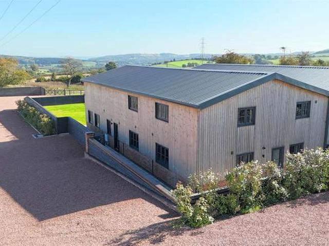 4 Bedroom Barn Conversion Character Property