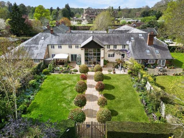 4 Bedroom Barn Conversion Character Property
