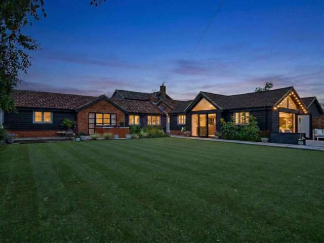 4 Bedroom Barn Conversion Character Property