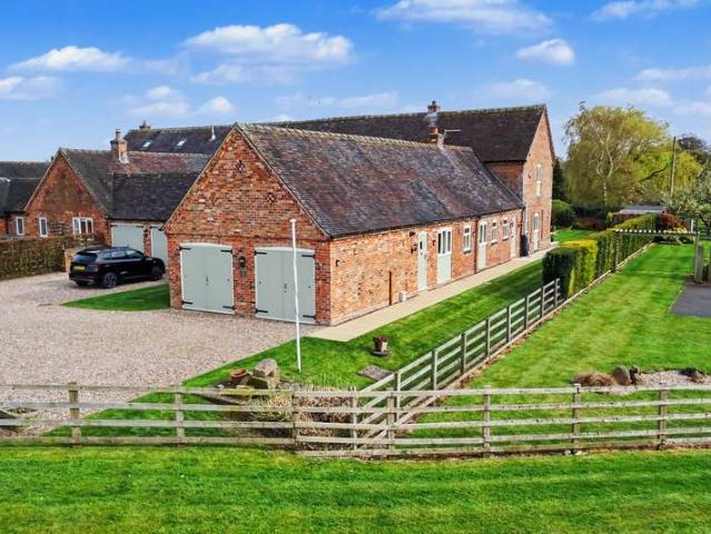 4 Bedroom Barn Conversion Character Property