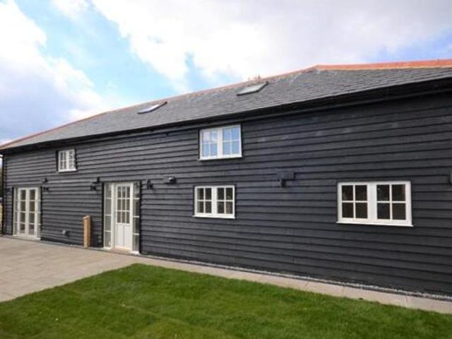 4 Bedroom Barn Conversion For Rent In Brentwood, Essex
