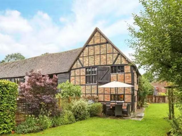 4 bedroom barn conversion for rent in Stocks Road, Aldbury, He.
