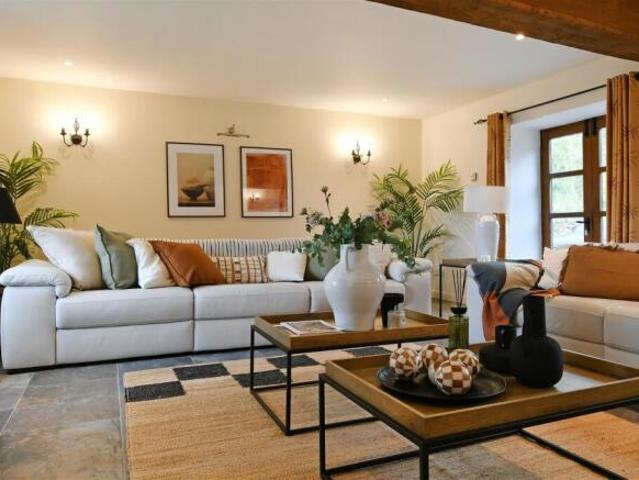 4 bedroom barn conversion for sale in Cottage Lane, Mayfield Valley, S11
