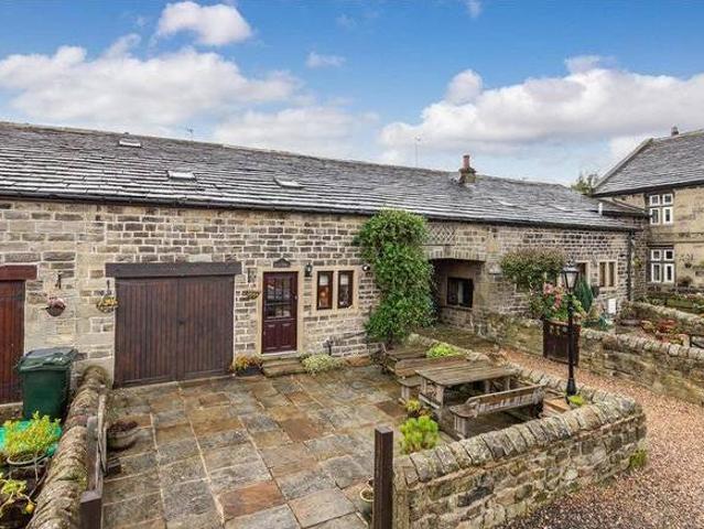 4 bedroom barn conversion for sale in Hallas Lane Cullingworth Bradford BD13 BD13