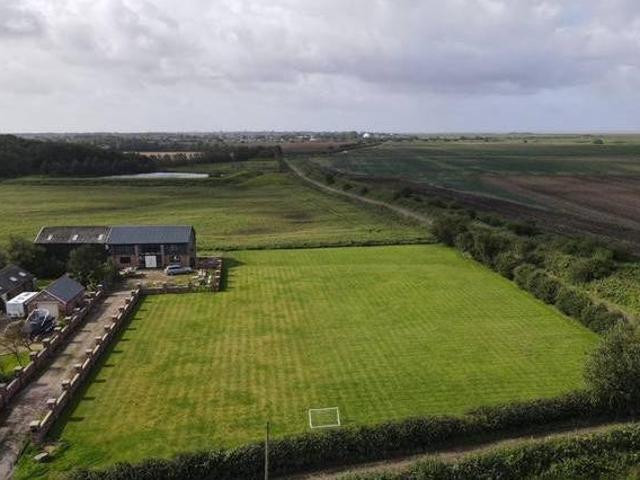 4 bedroom barn conversion for sale in Taylors Barn Marsh Road PR9 PR9