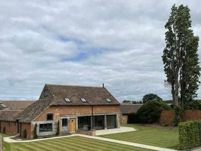 4 Bedroom Barn Conversion For Sale In Wood Bevington