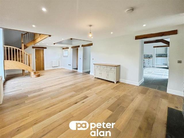 4 bedroom barn conversion to rent
