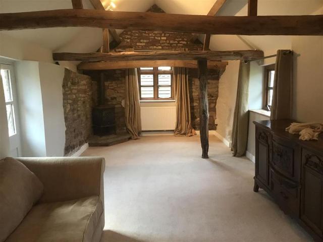 4 bedroom barn conversion to rent