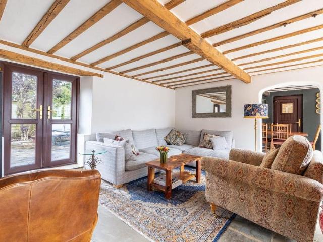 4 bedroom barn conversion to rent