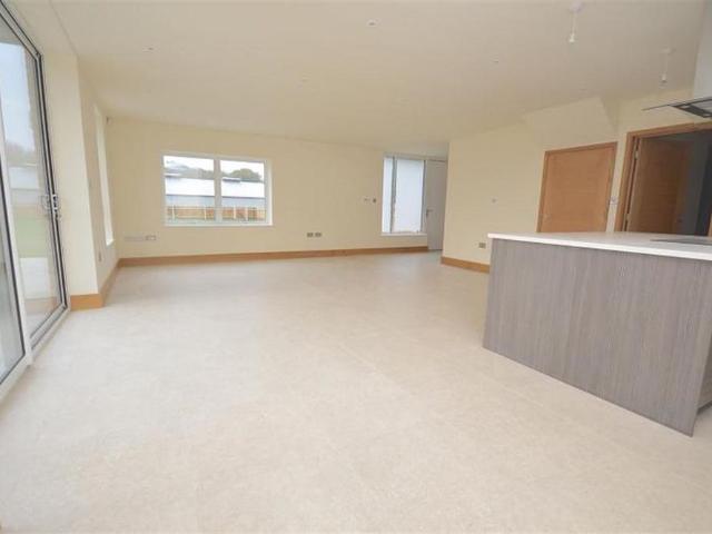 4 bedroom barn conversion to rent