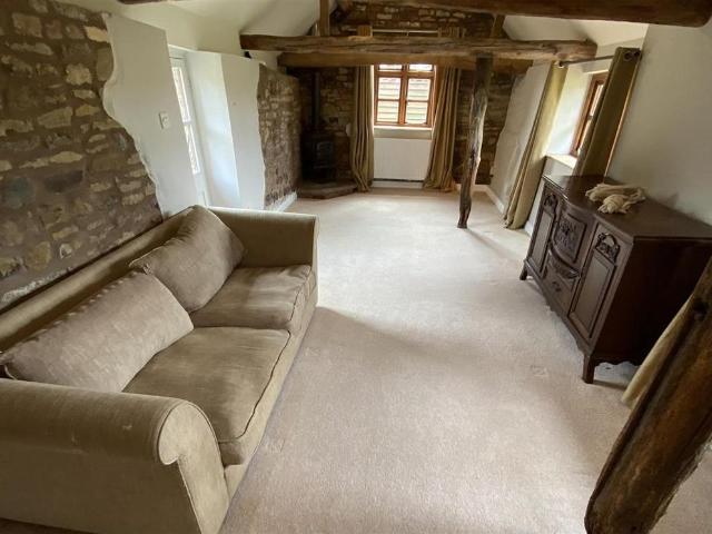 4 bedroom barn conversion to rent