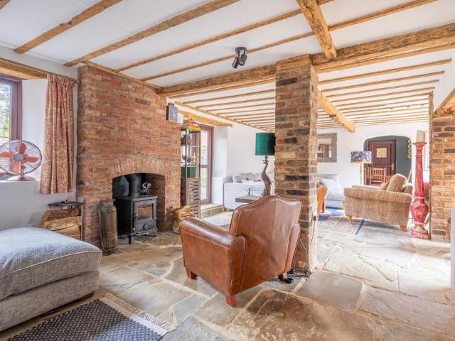 4 bedroom barn conversion to rent