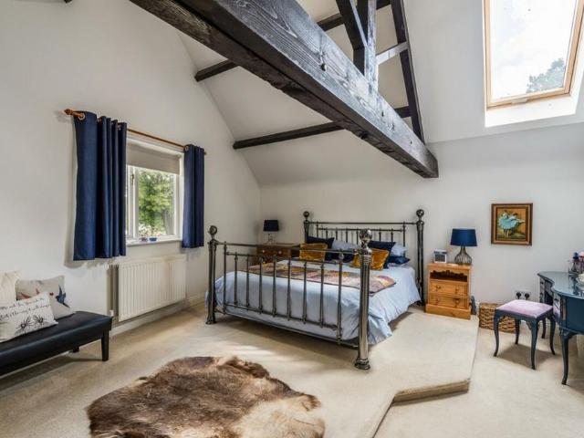 4 bedroom barn conversion to rent