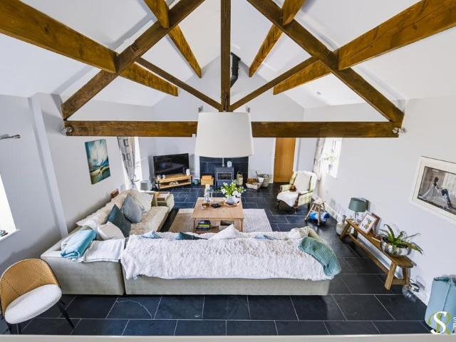 4 bedroom barn conversion to rent